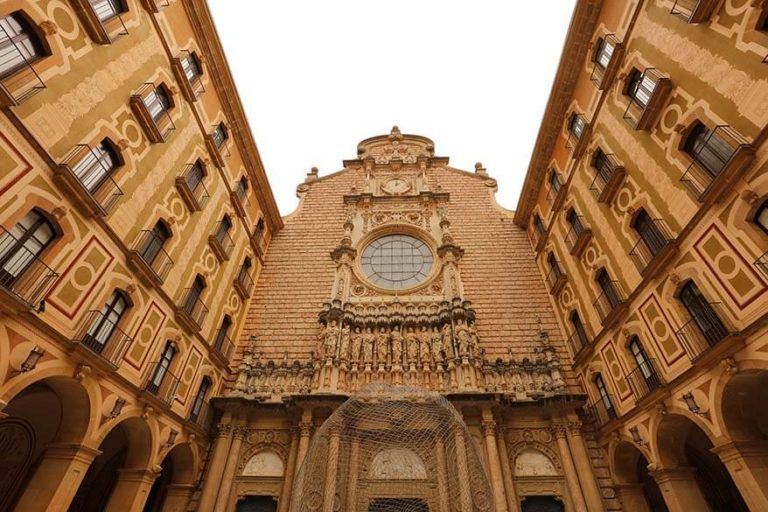 How to Visit Montserrat Monastery from Barcelona (+Tips & Best Things ...