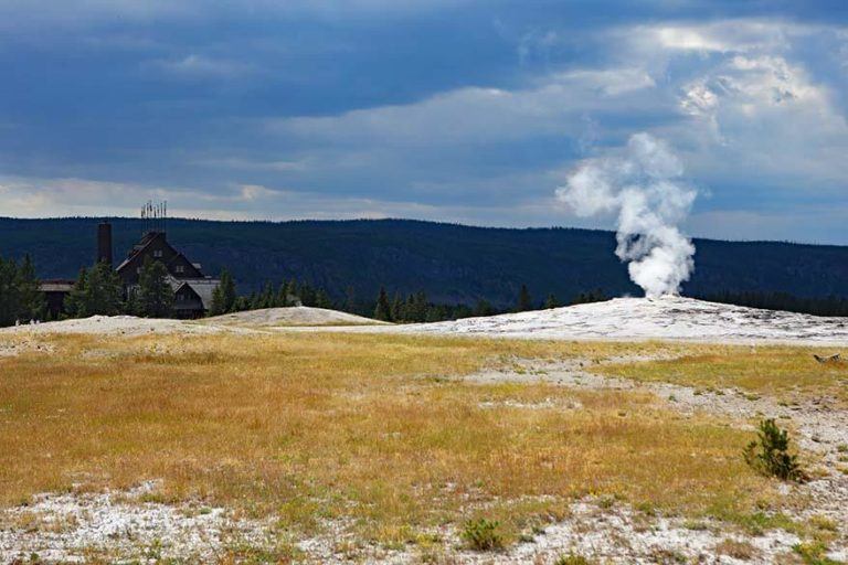 How to Visit Old Faithful Geyser in Yellowstone: Info, Tips & Fun Facts