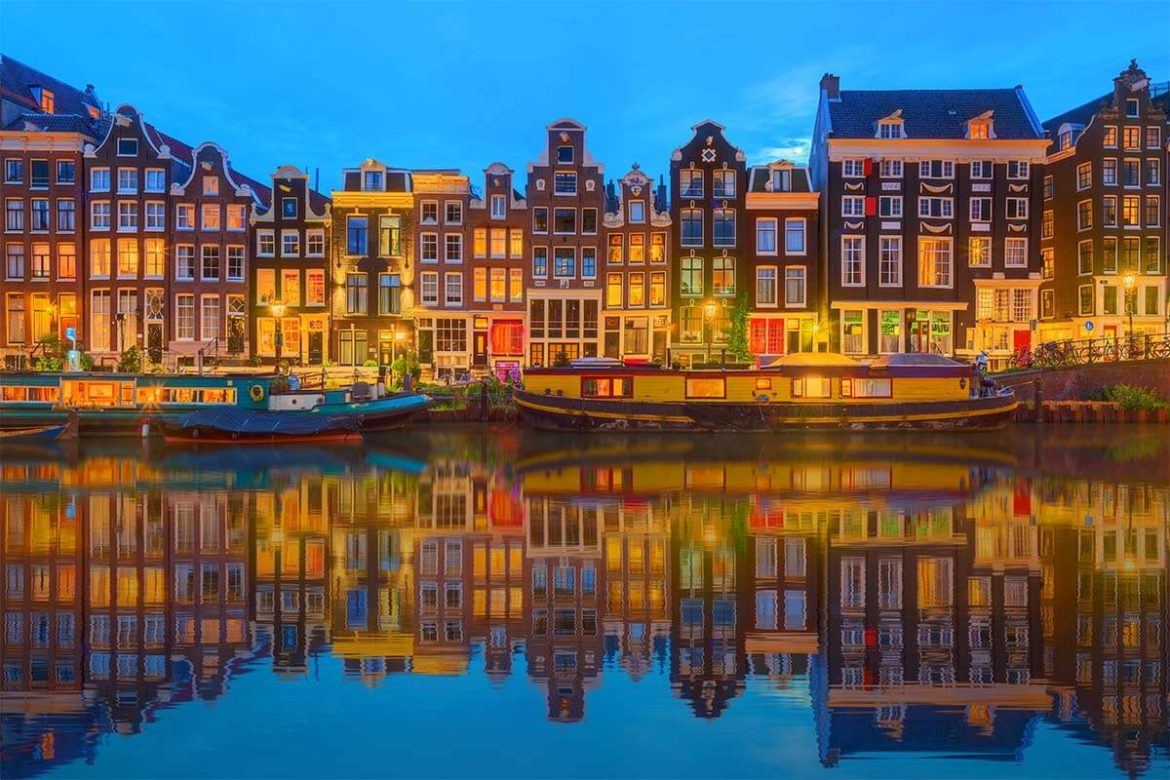 Amsterdam Canal Cruise: 10 Tips for a Better Experience (+ Our Top Picks)