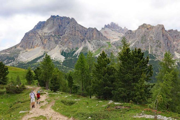 How to Visit Lake Limides: Shortest Hike & Tips (Lago di Limides ...