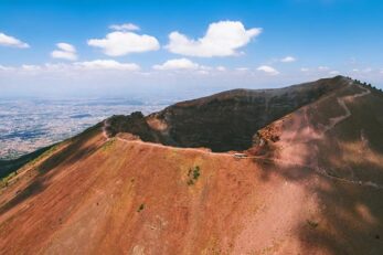 How to Visit Mt Vesuvius in 2025: by Car, Bus & Tours