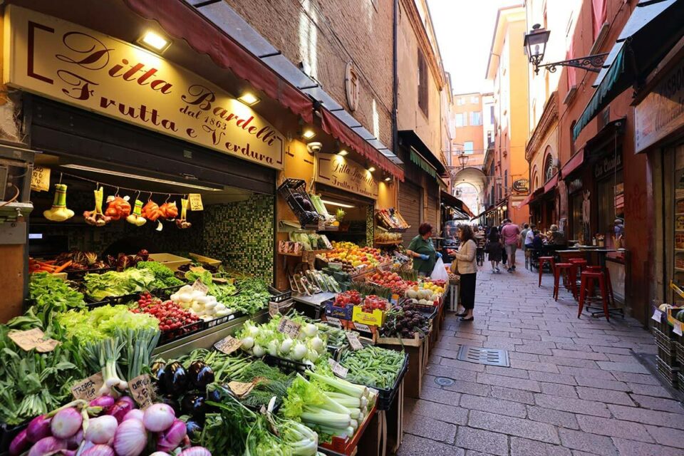 18 Top Places to See & Best Things to Do in Bologna, Italy (+Map & Tips)