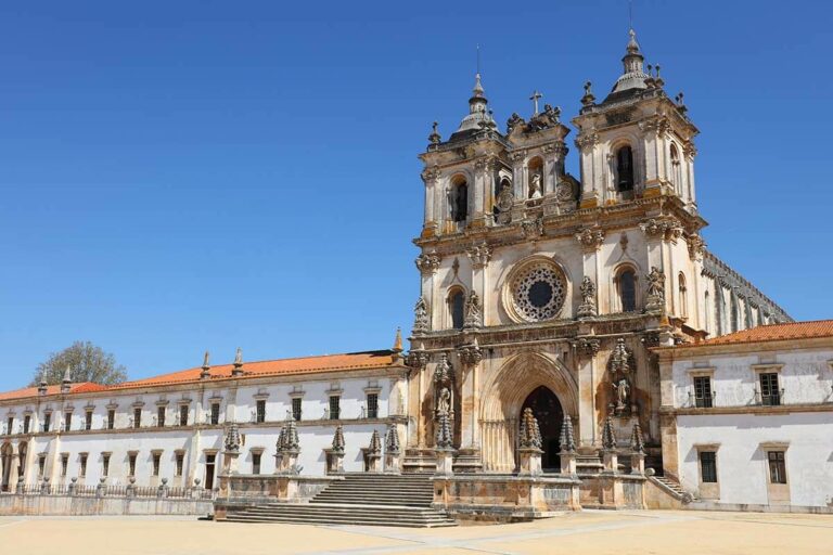19 Best Day Trips from Lisbon (+ How to Visit, Top Tours & Map)