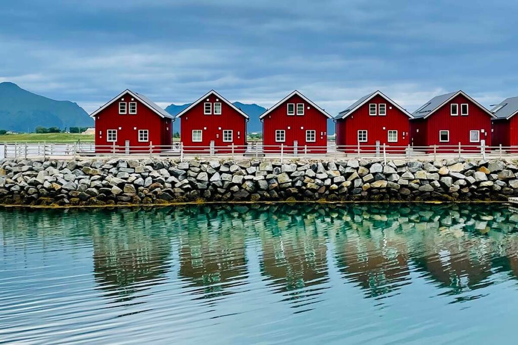 8 Best Rorbuer in Lofoten, Norway (& Why Stay in Traditional Fishermen ...