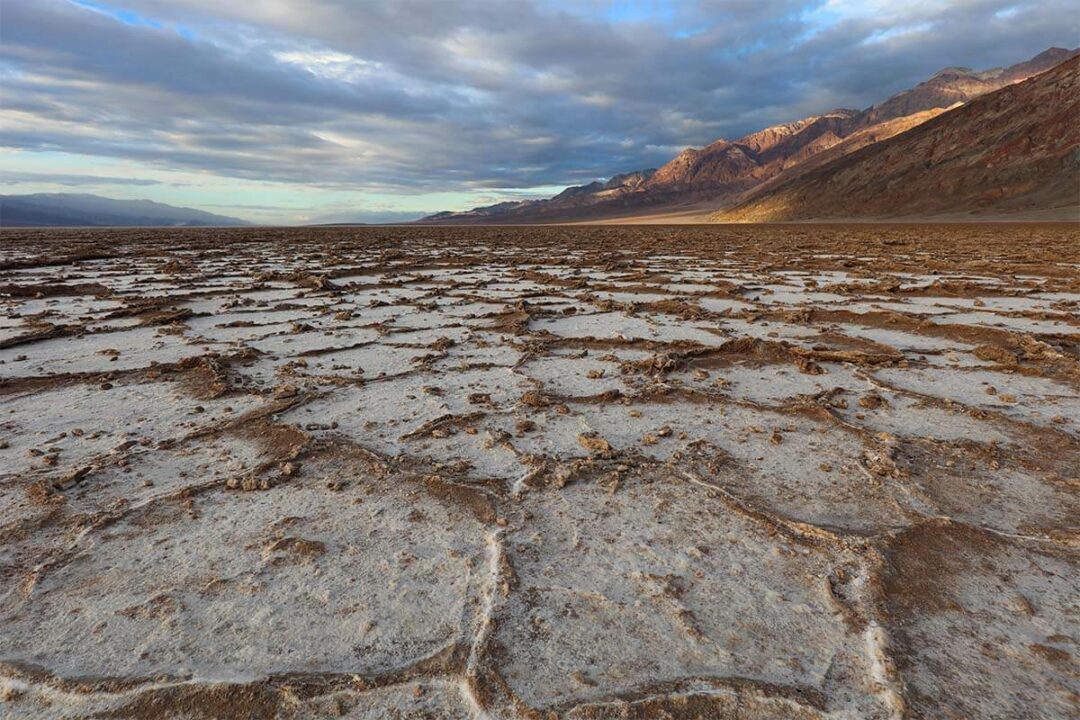 6 Absolute Best Things to Do in Death Valley (+Map of Must-Sees)
