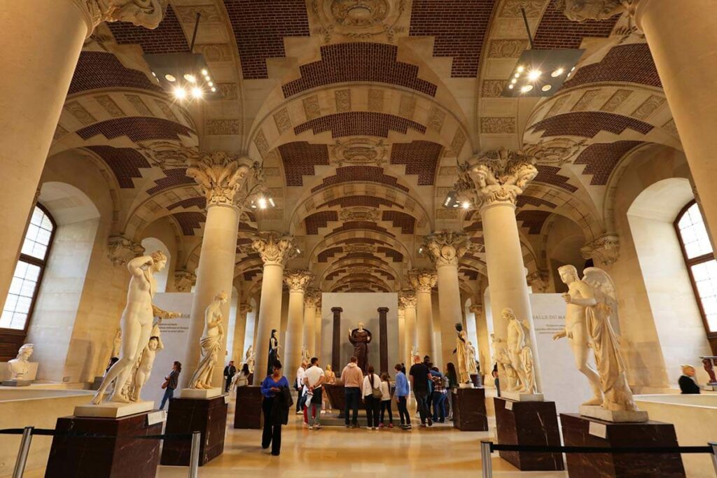 15 Tips & Tricks for Visiting the Louvre Museum in Paris