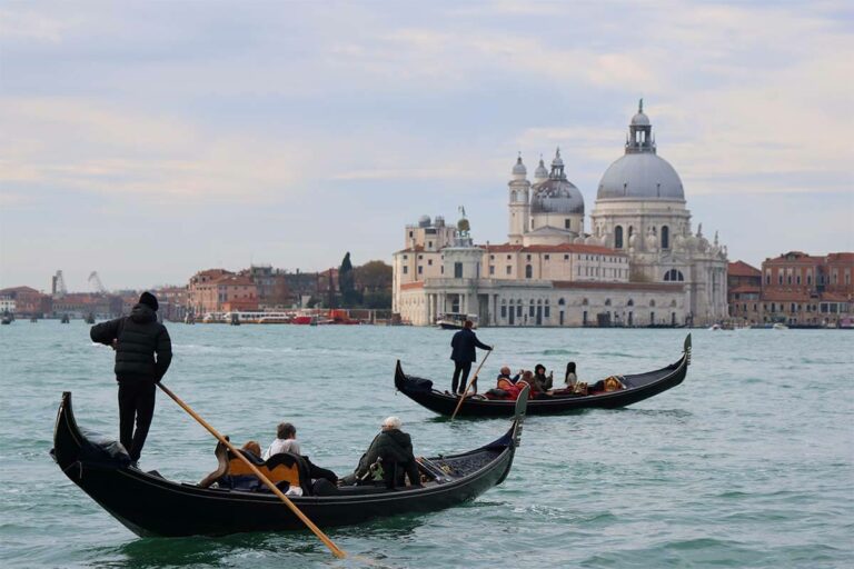 What It's Really Like to Visit Venice in December (+ Weather & Seasonal ...